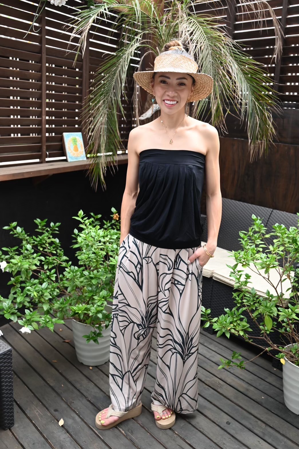 KUOP‐2025‐NWPH‐LLNEWワイドパンツ ティーリーフ柄 ベージュ×オースティンメドー | NANALU